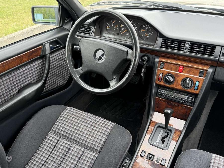 Brūns Mercedes-Benz e-250 1991 Raseiniai, ar dzinēja tilpumu 2.50 L un nobraukumu 239 tūkst. km par 8300 €, foto 37 vietnē AUTOMOTO.COM.LV