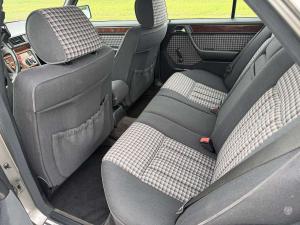 Brūns Mercedes-Benz e-250 1991 Raseiniai, ar dzinēja tilpumu 2.50 L un nobraukumu 239 tūkst. km par 8300 €, foto 40 vietnē AUTOMOTO.COM.LV