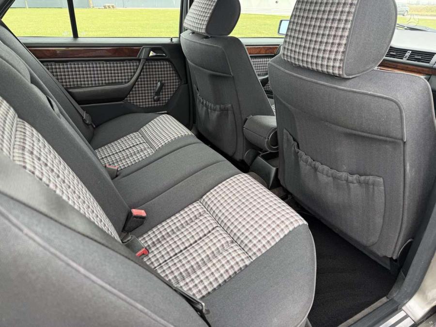 Brūns Mercedes-Benz e-250 1991 Raseiniai, ar dzinēja tilpumu 2.50 L un nobraukumu 239 tūkst. km par 8300 €, foto 41 vietnē AUTOMOTO.COM.LV
