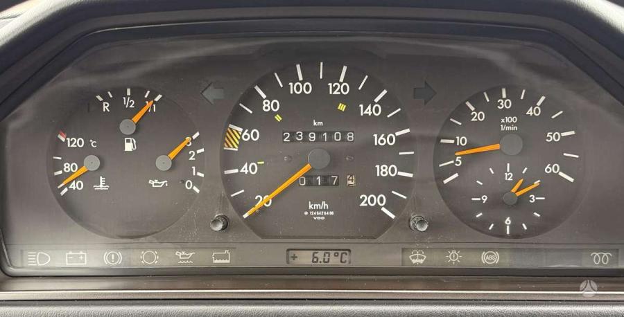 Brūns Mercedes-Benz e-250 1991 Raseiniai, ar dzinēja tilpumu 2.50 L un nobraukumu 239 tūkst. km par 8300 €, foto 46 vietnē AUTOMOTO.COM.LV