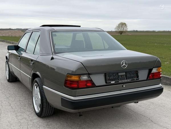 Мерседес E 250 1991 в Расейняй на AUTOMOTO.COM.LV Коричневый Мерседес E 250 1991 в Расейняй, объемом двигателя 2.50 л и пробегом 239 тыс. км за 8300 €, фото 4 на AUTOMOTO.COM.LV