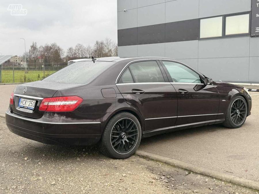 Brūns Mercedes-Benz e-250 2009 Šilutė, ar dzinēja tilpumu 2.10 L un nobraukumu 400 tūkst. km par 5300 €, foto 5 vietnē AUTOMOTO.COM.LV