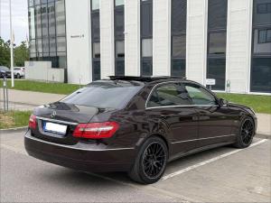 Brown Mercedes-Benz e-250 2009 in Vilnius, with an engine capacity of 2.14 L and mileage of 410 thousand km for 5700 €, photo 4 on AUTOMOTO.COM.LV