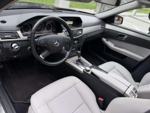 Brown Mercedes-Benz e-250 2009 in Vilnius, with an engine capacity of 2.14 L and mileage of 410 thousand km for 5700 €, photo 8 on AUTOMOTO.COM.LV