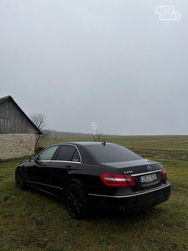 Brown Mercedes-Benz e-250 2010 in Vilnius, with an engine capacity of 2.10 L and mileage of 360 thousand km for 5500 €, photo 3 on AUTOMOTO.COM.LV