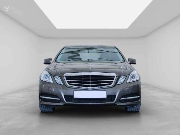 Brūns Mercedes-Benz e-250 2010 Kauņa, ar dzinēja tilpumu 2.20 L un nobraukumu 298 tūkst. km par 7990 €, foto 2 vietnē AUTOMOTO.COM.LV