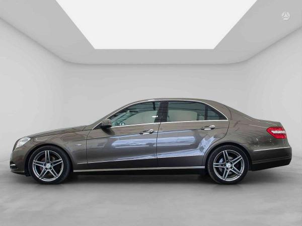 Brūns Mercedes-Benz e-250 2010 Kauņa, ar dzinēja tilpumu 2.20 L un nobraukumu 298 tūkst. km par 7990 €, foto 3 vietnē AUTOMOTO.COM.LV