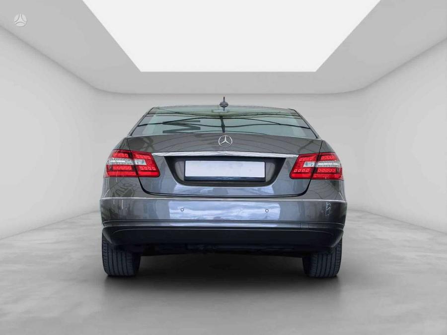 Brūns Mercedes-Benz e-250 2010 Kauņa, ar dzinēja tilpumu 2.20 L un nobraukumu 298 tūkst. km par 7990 €, foto 6 vietnē AUTOMOTO.COM.LV