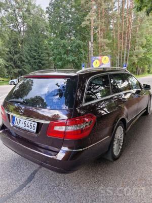 Коричневый Мерседес E 250 2009 в Рига, объемом двигателя 2.20 л и пробегом 270 тыс. км за 5950 €, фото 4 на AUTOMOTO.COM.LV