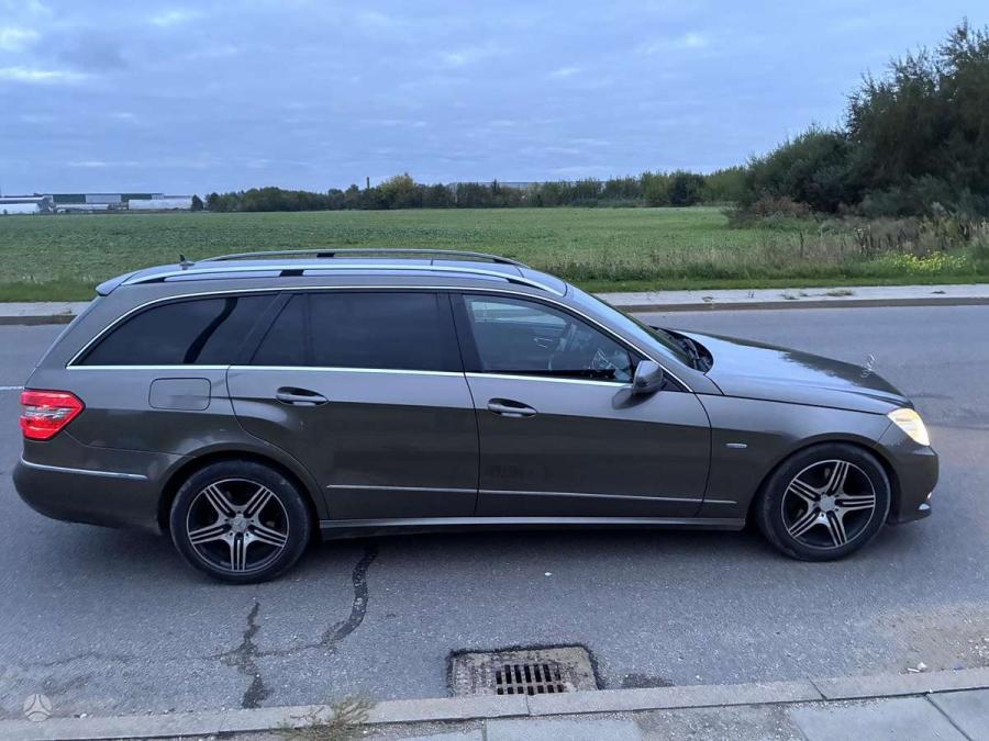 Коричневый Мерседес E 250 2010 в Паневежис, объемом двигателя 2.14 л и пробегом 503 тыс. км за 5500 €, фото 6 на AUTOMOTO.COM.LV