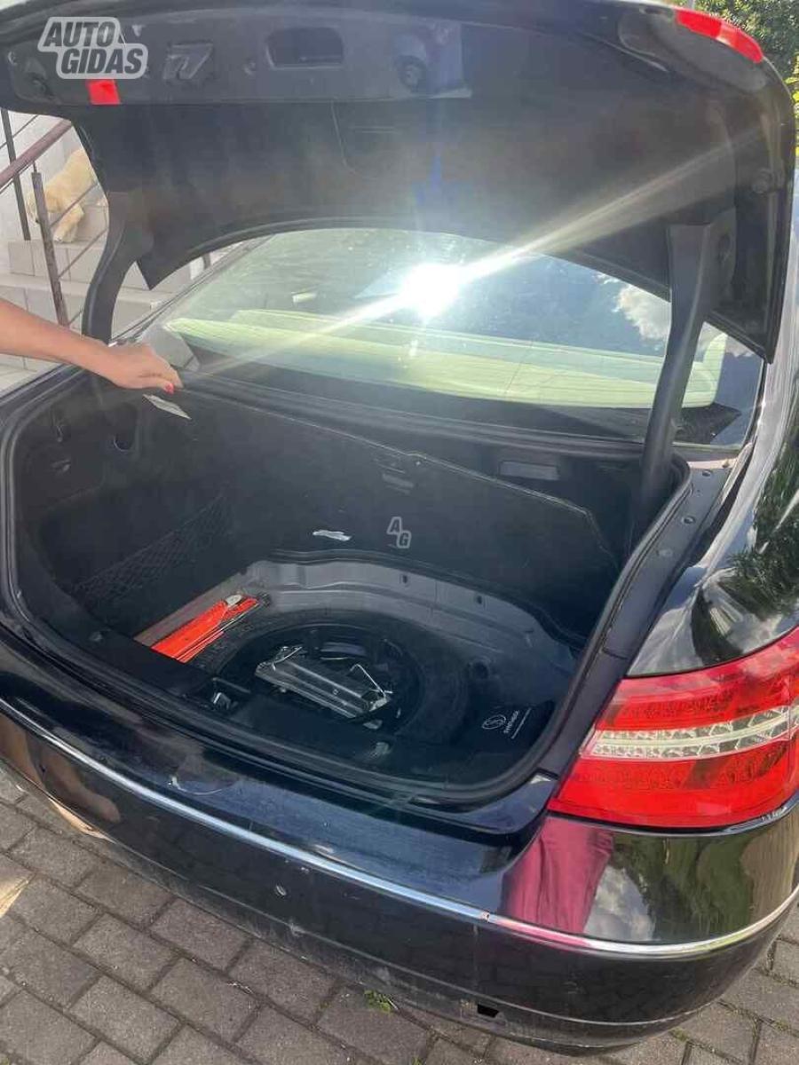 Mercedes-Benz e-250 2010 in Kaunas, with an engine capacity of 6.00 L and mileage of 330 thousand km for 5000 €, photo 13 on AUTOMOTO.COM.LV