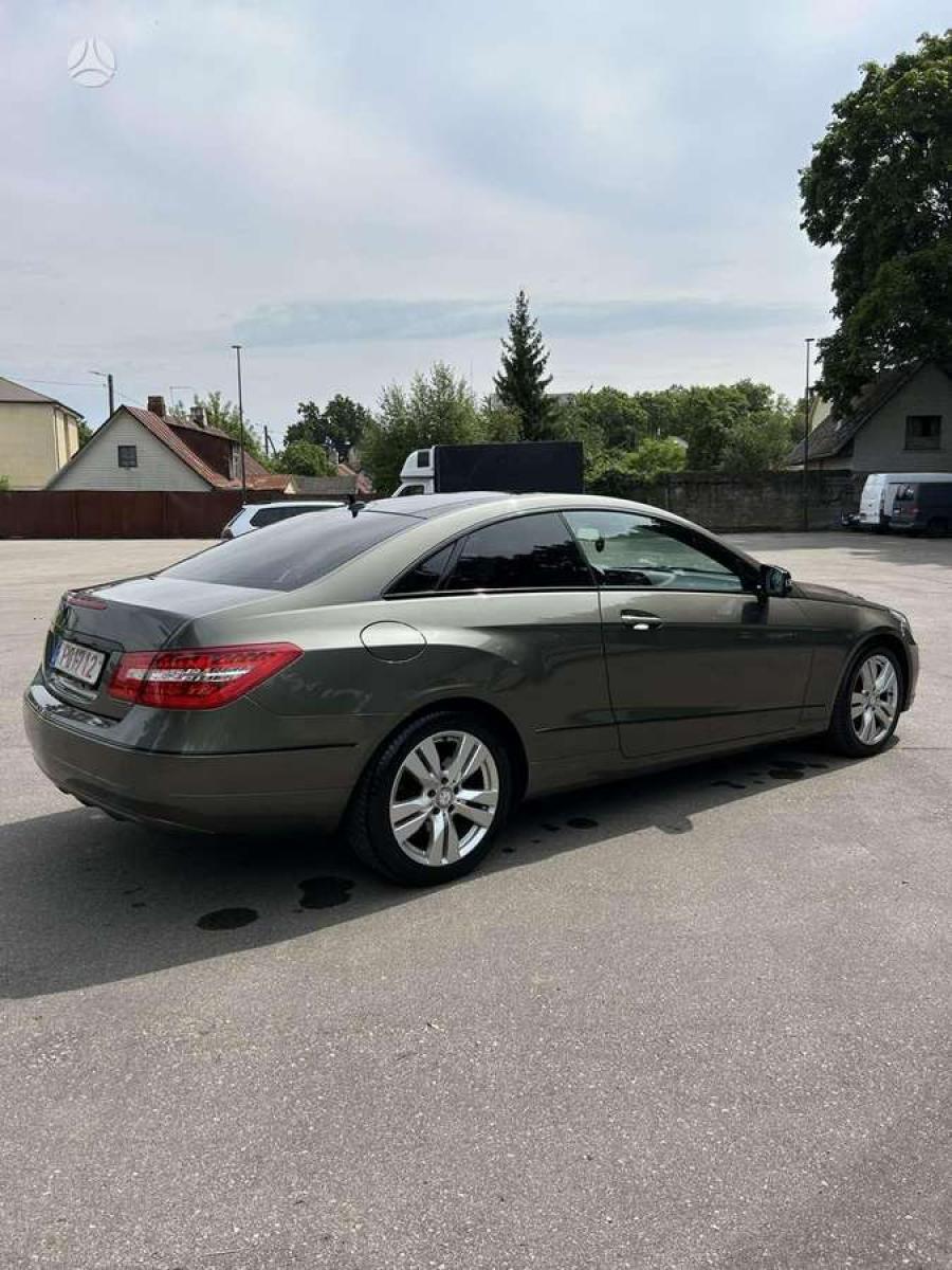 Zaļš Mercedes-Benz e-250 2011 Kauņa, ar dzinēja tilpumu 2.14 L un nobraukumu 289 tūkst. km par 7200 €, foto 5 vietnē AUTOMOTO.COM.LV