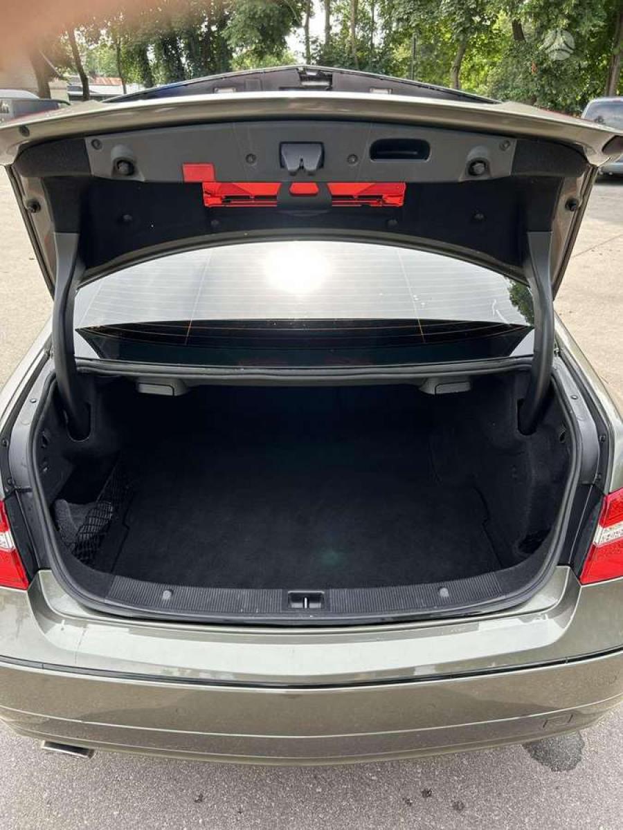 Zaļš Mercedes-Benz e-250 2011 Kauņa, ar dzinēja tilpumu 2.14 L un nobraukumu 289 tūkst. km par 7200 €, foto 13 vietnē AUTOMOTO.COM.LV
