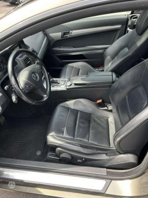 Zaļš Mercedes-Benz e-250 2011 Kauņa, ar dzinēja tilpumu 2.14 L un nobraukumu 289 tūkst. km par 7200 €, foto 16 vietnē AUTOMOTO.COM.LV