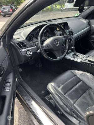 Zaļš Mercedes-Benz e-250 2011 Kauņa, ar dzinēja tilpumu 2.14 L un nobraukumu 289 tūkst. km par 7200 €, foto 21 vietnē AUTOMOTO.COM.LV