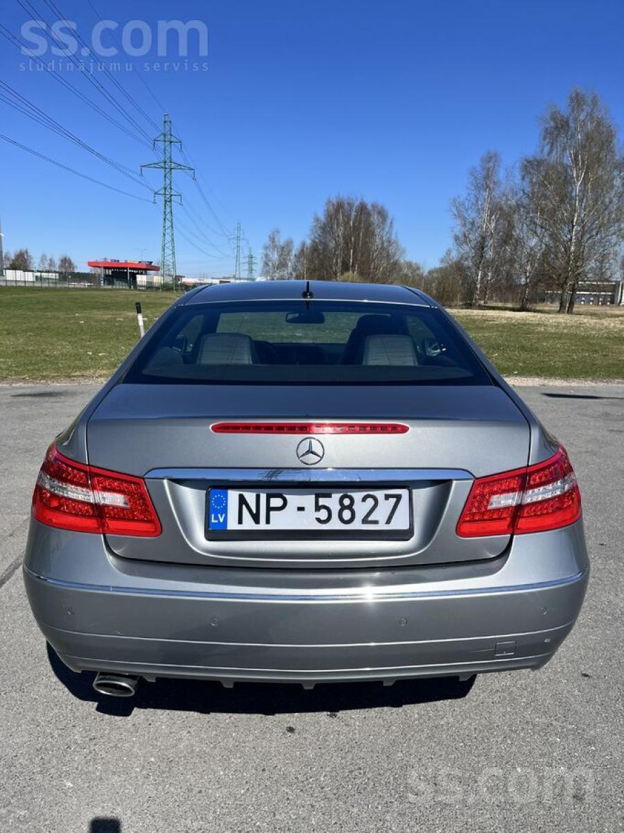 Pelēks Mercedes-Benz e-250 2009 Rīga, ar dzinēja tilpumu 2.20 L un nobraukumu 296 tūkst. km par 6400 €, foto 5 vietnē AUTOMOTO.COM.LV