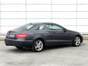 Pelēks Mercedes-Benz e-250 2010 Tallina, ar dzinēja tilpumu 2.50 L un nobraukumu 258 tūkst. km par 8950 €, foto 2 vietnē AUTOMOTO.COM.LV