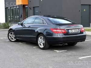 Pelēks Mercedes-Benz e-250 2010 Tallina, ar dzinēja tilpumu 2.50 L un nobraukumu 259 tūkst. km par 8999 €, foto  vietnē AUTOMOTO.COM.LV