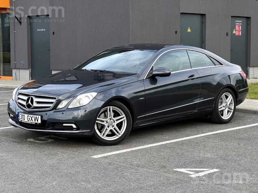Pelēks Mercedes-Benz e-250 2010 Tallina, ar dzinēja tilpumu 2.50 L un nobraukumu 259 tūkst. km par 8999 €, foto 5 vietnē AUTOMOTO.COM.LV