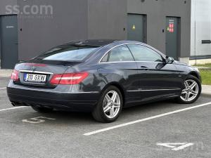 Pelēks Mercedes-Benz e-250 2010 Tallina, ar dzinēja tilpumu 2.50 L un nobraukumu 259 tūkst. km par 8999 €, foto 6 vietnē AUTOMOTO.COM.LV