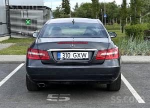 Pelēks Mercedes-Benz e-250 2010 Tallina, ar dzinēja tilpumu 2.50 L un nobraukumu 259 tūkst. km par 8999 €, foto 7 vietnē AUTOMOTO.COM.LV
