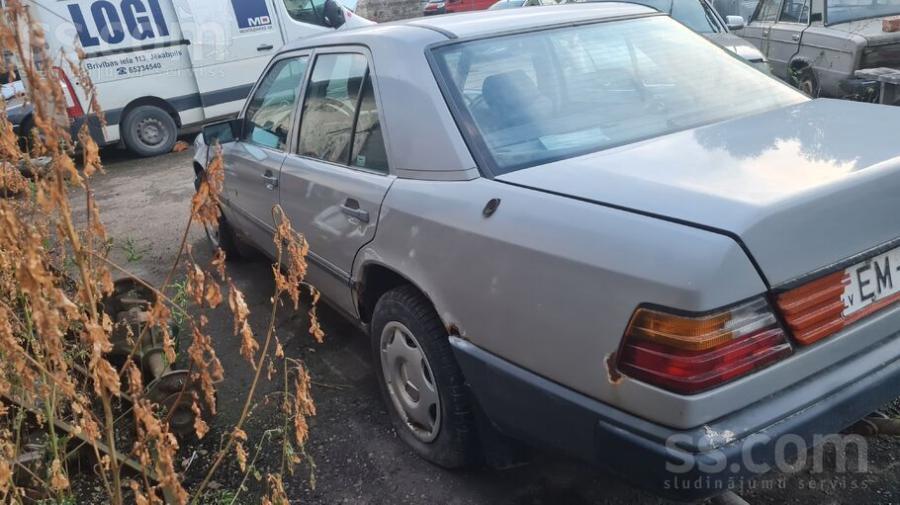 Серый Мерседес E 250 1987 в Екабпилс, объемом двигателя 2.50 л и пробегом 473 тыс. км за 1200 €, фото 7 на AUTOMOTO.COM.LV