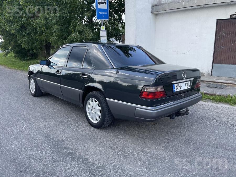 Grey Mercedes-Benz e-250 1995 in Riga, with an engine capacity of 2.50 L and mileage of 342 thousand km for 2500 €, photo 3 on AUTOMOTO.COM.LV