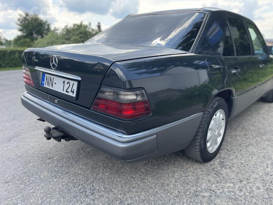 Grey Mercedes-Benz e-250 1995 in Riga, with an engine capacity of 2.50 L and mileage of 342 thousand km for 2500 €, photo 14 on AUTOMOTO.COM.LV