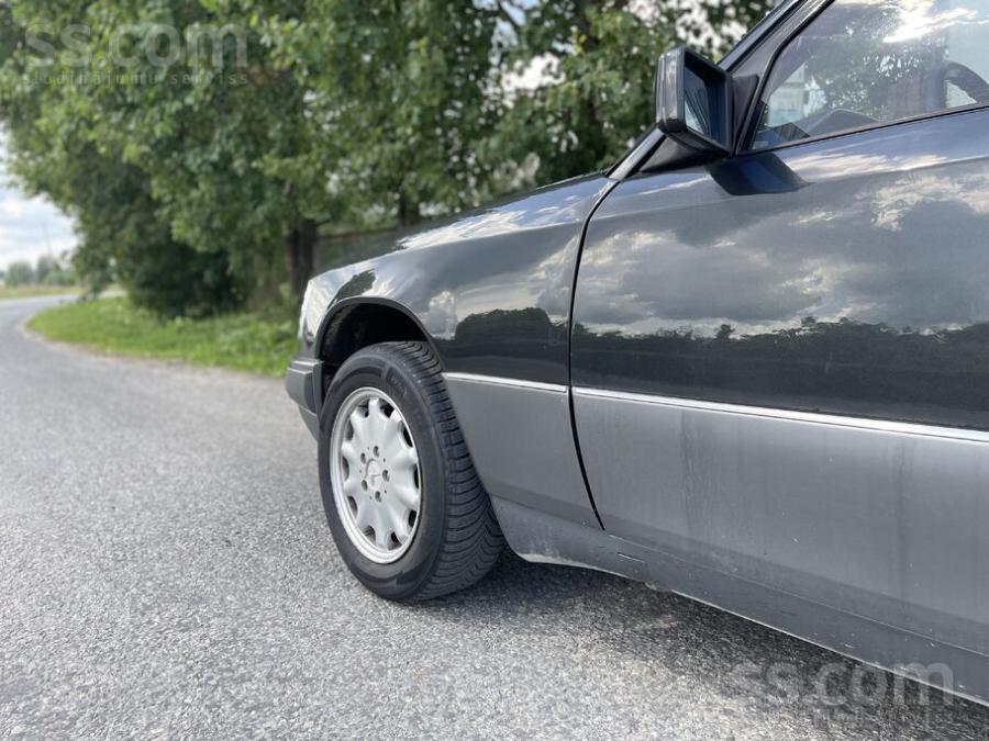 Grey Mercedes-Benz e-250 1995 in Riga, with an engine capacity of 2.50 L and mileage of 342 thousand km for 2500 €, photo 17 on AUTOMOTO.COM.LV