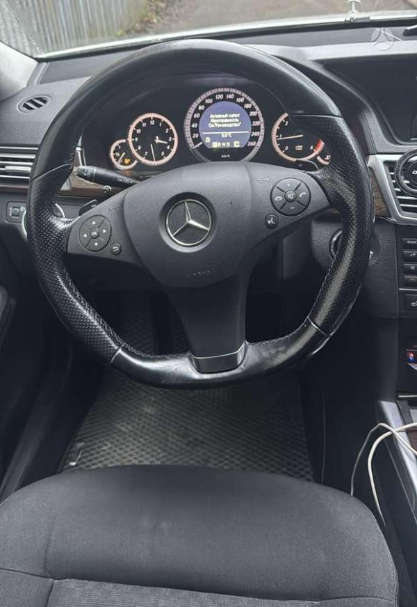Grey Mercedes-Benz e-250 2009 in Vilnius, with an engine capacity of 2.14 L and mileage of 500 thousand km for 4999 €, photo 5 on AUTOMOTO.COM.LV
