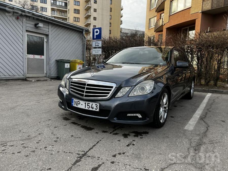 Серый Мерседес E 250 2009 в Рига, объемом двигателя 2.20 л и пробегом 301 тыс. км за 6450 €, фото 3 на AUTOMOTO.COM.LV