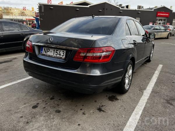 Grey Mercedes-Benz e-250 2009 in Riga, with an engine capacity of 2.20 L and mileage of 301 thousand km for 6450 €, photo 4 on AUTOMOTO.COM.LV