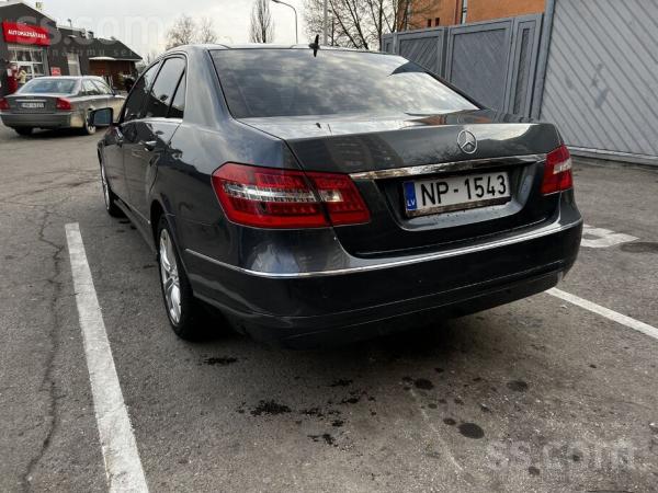 Grey Mercedes-Benz e-250 2009 in Riga, with an engine capacity of 2.20 L and mileage of 301 thousand km for 6450 €, photo 5 on AUTOMOTO.COM.LV