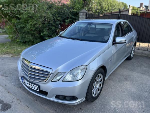 Pelēks Mercedes-Benz e-250 2009 Daugavpils, ar dzinēja tilpumu 1.80 L un nobraukumu 357 tūkst. km par 4250 €, foto 3 vietnē AUTOMOTO.COM.LV