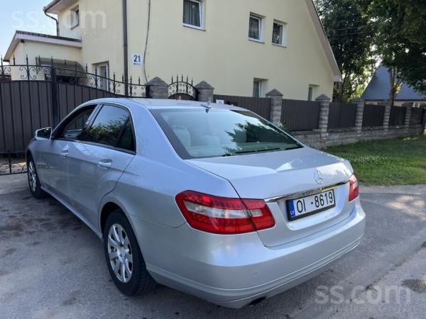 Pelēks Mercedes-Benz e-250 2009 Daugavpils, ar dzinēja tilpumu 1.80 L un nobraukumu 357 tūkst. km par 4250 €, foto 4 vietnē AUTOMOTO.COM.LV