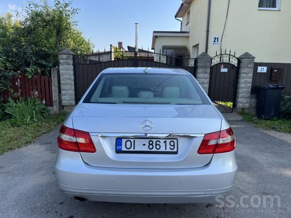 Pelēks Mercedes-Benz e-250 2009 Daugavpils, ar dzinēja tilpumu 1.80 L un nobraukumu 357 tūkst. km par 4250 €, foto 5 vietnē AUTOMOTO.COM.LV