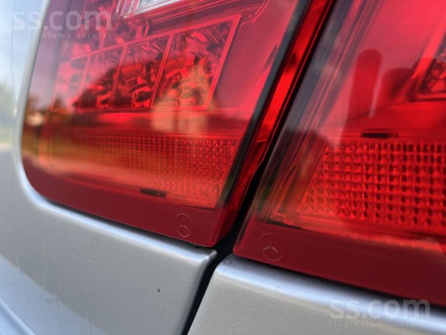 Pelēks Mercedes-Benz e-250 2009 Daugavpils, ar dzinēja tilpumu 1.80 L un nobraukumu 357 tūkst. km par 4950 €, foto 21 vietnē AUTOMOTO.COM.LV