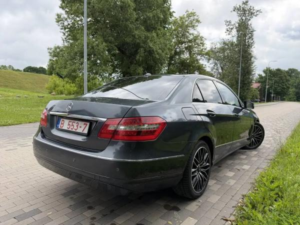 Grey Mercedes-Benz e-250 2010 in Rezekne, with an engine capacity of 2.20 L and mileage of 293 thousand km for 6490 €, photo 5 on AUTOMOTO.COM.LV