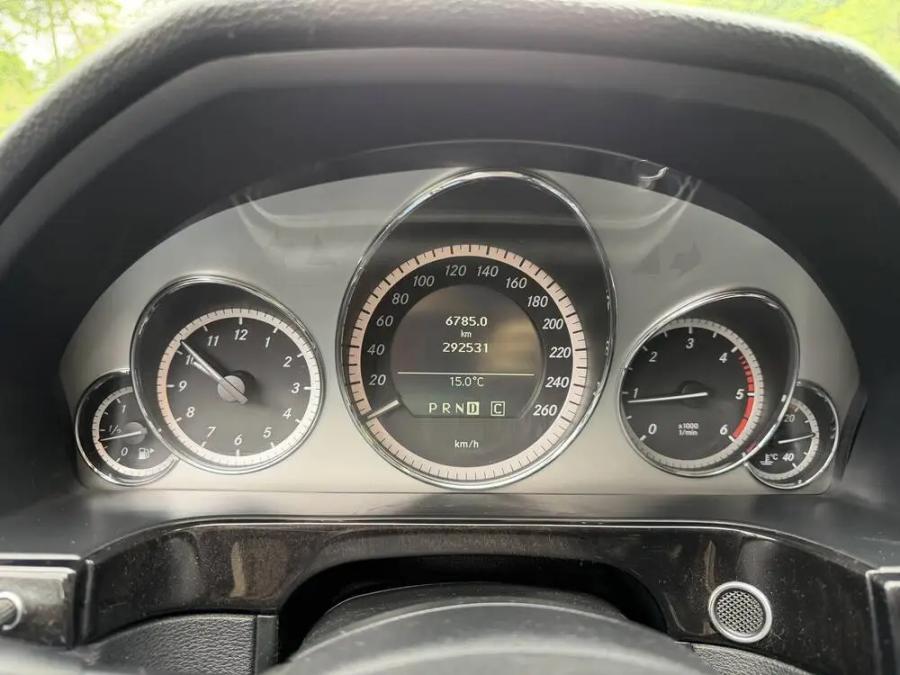 Серый Мерседес E 250 2010 в Резекне, объемом двигателя 2.20 л и пробегом 293 тыс. км за 6490 €, фото 15 на AUTOMOTO.COM.LV