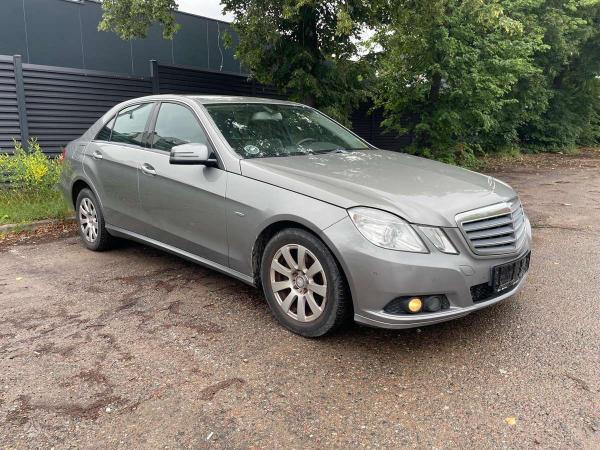 Grey Mercedes-Benz e-250 2010 in Vilnius, with an engine capacity of 2.14 L and mileage of 300 thousand km for 4400 €, photo 2 on AUTOMOTO.COM.LV