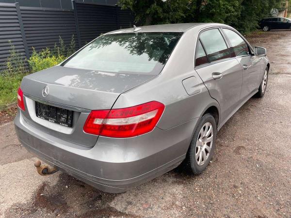 Grey Mercedes-Benz e-250 2010 in Vilnius, with an engine capacity of 2.14 L and mileage of 300 thousand km for 4400 €, photo 3 on AUTOMOTO.COM.LV