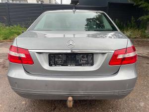 Pelēks Mercedes-Benz e-250 2010 Viļņa, ar dzinēja tilpumu 2.14 L un nobraukumu 300 tūkst. km par 4400 €, foto 6 vietnē AUTOMOTO.COM.LV