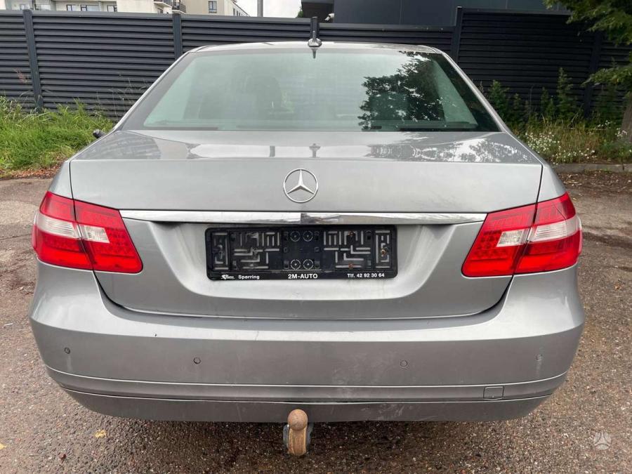 Pelēks Mercedes-Benz e-250 2010 Viļņa, ar dzinēja tilpumu 2.14 L un nobraukumu 300 tūkst. km par 4400 €, foto 6 vietnē AUTOMOTO.COM.LV