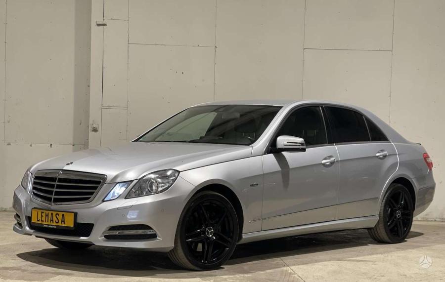 Серый Мерседес E 250 2010 в Клайпеда, объемом двигателя 1.80 л и пробегом 158 тыс. км за 8999 €, фото 1 на AUTOMOTO.COM.LV