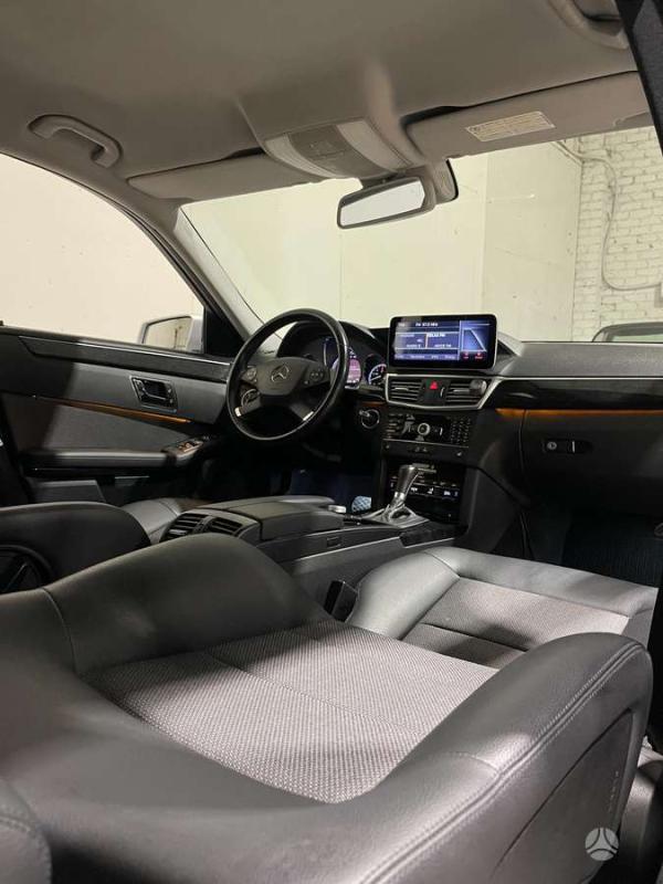 Серый Мерседес E 250 2010 в Клайпеда, объемом двигателя 1.80 л и пробегом 158 тыс. км за 8999 €, фото 3 на AUTOMOTO.COM.LV