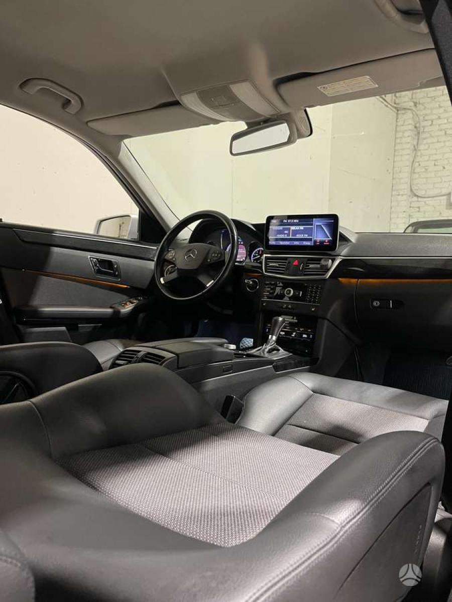 Серый Мерседес E 250 2010 в Клайпеда, объемом двигателя 1.80 л и пробегом 158 тыс. км за 8999 €, фото 3 на AUTOMOTO.COM.LV