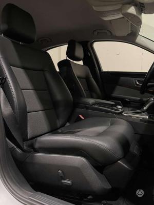 Серый Мерседес E 250 2010 в Клайпеда, объемом двигателя 1.80 л и пробегом 158 тыс. км за 8999 €, фото 8 на AUTOMOTO.COM.LV