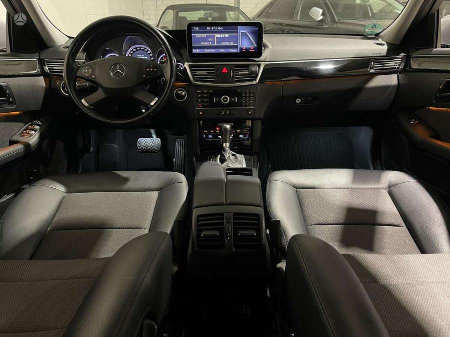 Серый Мерседес E 250 2010 в Клайпеда, объемом двигателя 1.80 л и пробегом 158 тыс. км за 8999 €, фото 14 на AUTOMOTO.COM.LV