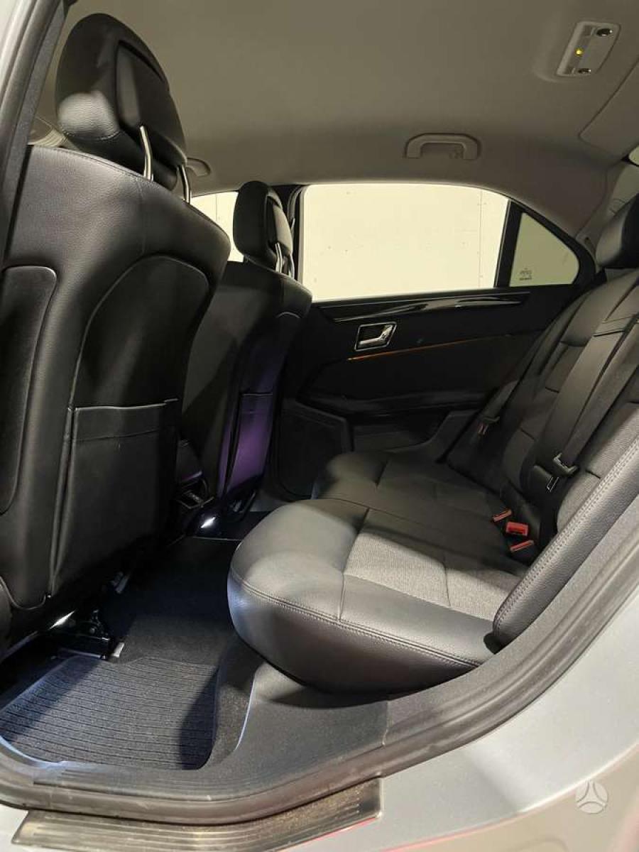 Серый Мерседес E 250 2010 в Клайпеда, объемом двигателя 1.80 л и пробегом 158 тыс. км за 8999 €, фото 23 на AUTOMOTO.COM.LV