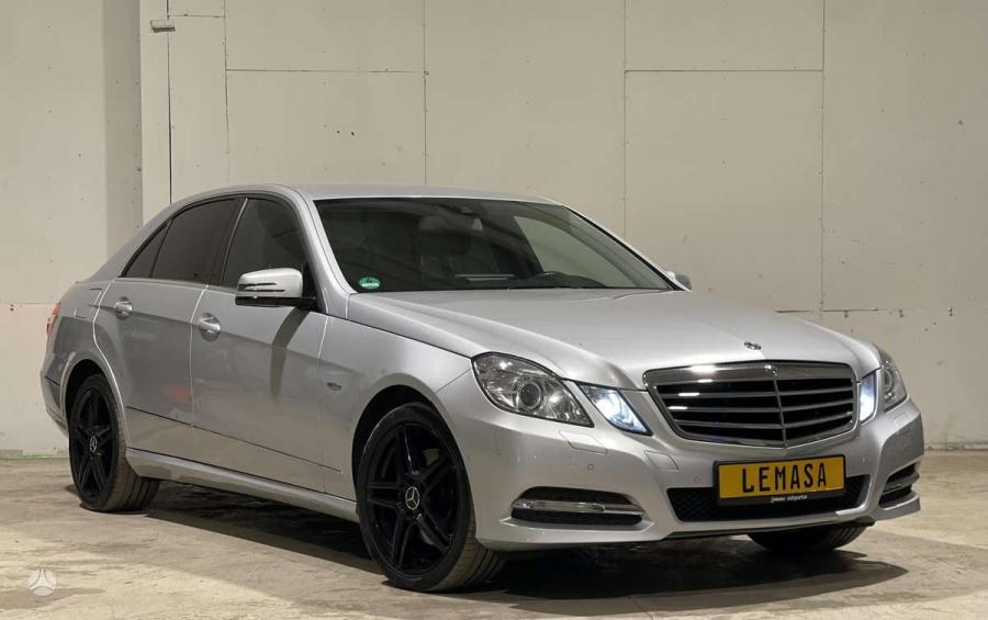 Серый Мерседес E 250 2010 в Клайпеда, объемом двигателя 1.80 л и пробегом 158 тыс. км за 8999 €, фото 26 на AUTOMOTO.COM.LV